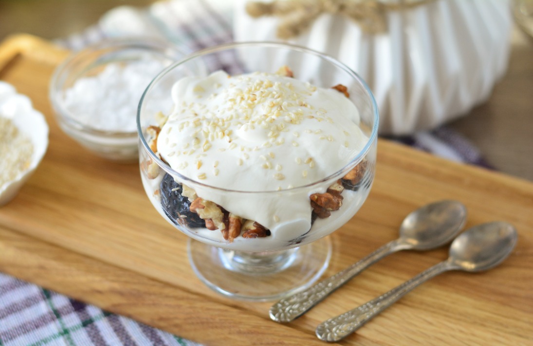 Dessert of plums and sour cream Recipe